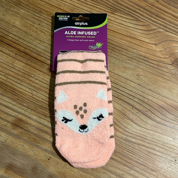 Bombas | Other | Nwt Brand New Aloe Infused Cute Fox Socks | Poshmark